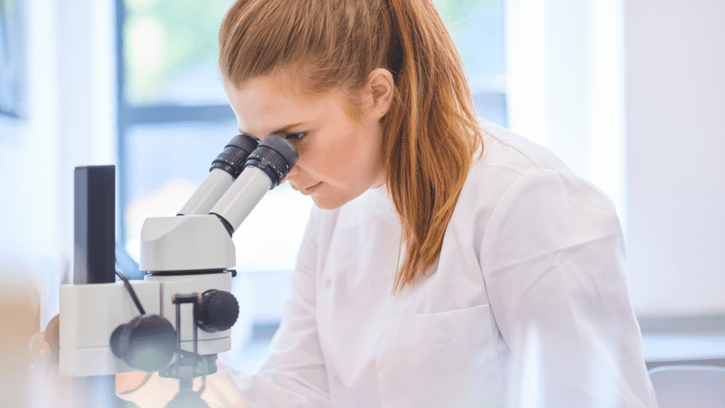 O que preciso saber antes de fazer uma biópsia? - CEDUS